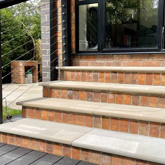 Light Buff Sandstone | Bullnose Step